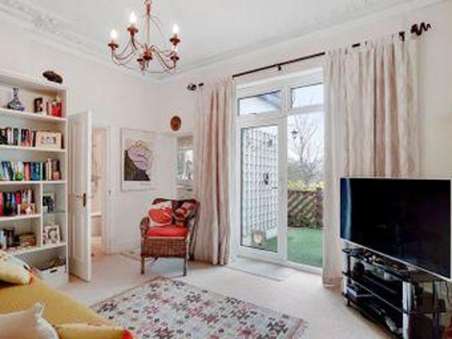 2 Bedrooms Flat for sale in Avondale Road, South Croydon, Surrey CR2