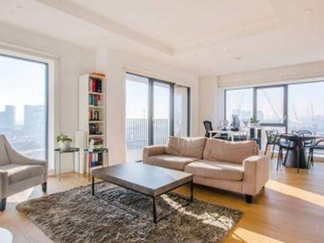 2 Bedrooms Flat for sale in Botanic Square, Canning Town E14