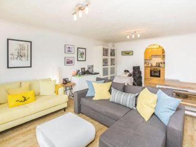 2 Bedrooms Flat for sale in Bow, London, Bow E2