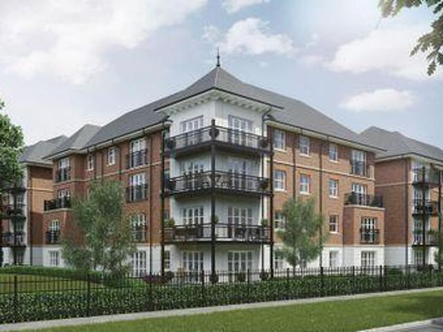 2 Bedrooms Flat for sale in Bowman House, Farnborough GU14