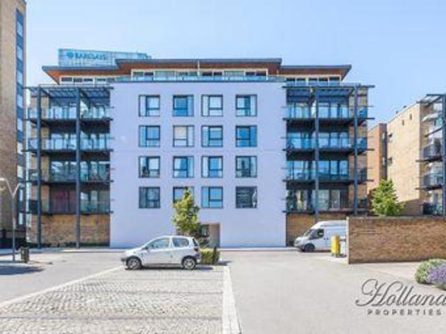 2 Bedrooms Flat for sale in Boardwalk Place, Trafalgar Way, Canary Wharf, London E14
