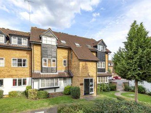 2 Bedrooms Flat for sale in Boleyn Way, Barnet EN5