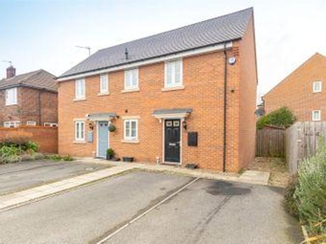2 Bedrooms Flat for sale in Borrough View, Leeds, West Yorkshire LS8