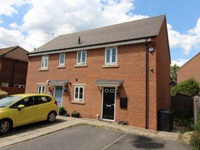 2 Bedrooms Flat for sale in Borrough View, Leeds LS8