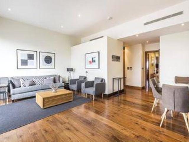 2 Bedrooms Flat for sale in Battersea Park Road, London SW11
