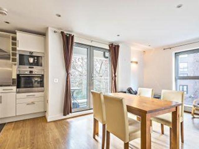 2 Bedrooms Flat for sale in Battersea Square, London SW11