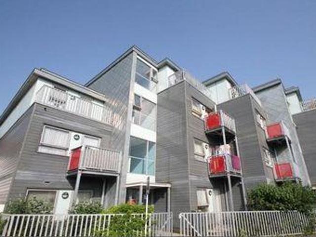 2 Bedrooms Flat for sale in Baker House, 160 Handcroft Road, Croydon CR0