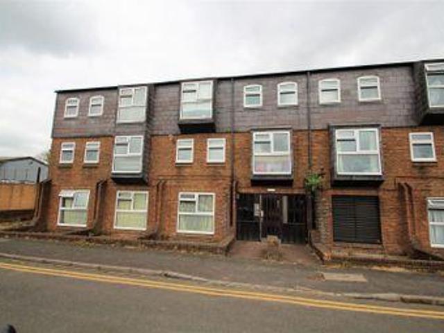 2 Bedrooms Flat for sale in Baker Street, High Wycombe HP11