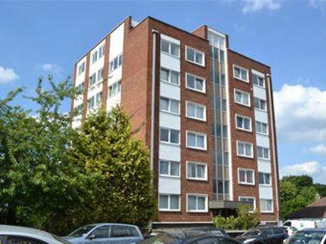 2 Bedrooms Flat for sale in Banfor Court, Clarendon Rd, Wallington SM6