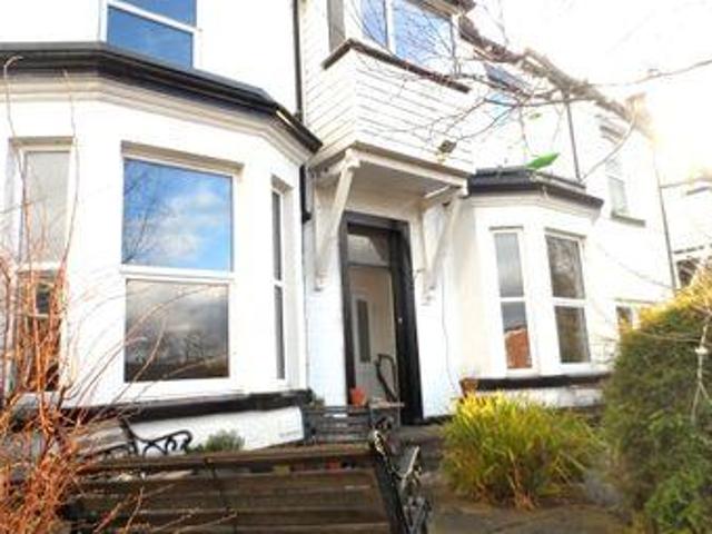 2 Bedrooms Flat for sale in Bank View, Chapel Allerton, Leeds LS7