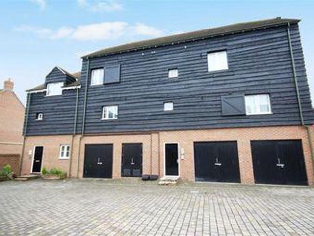 2 Bedrooms Flat for sale in Barbrook Road, Swindon SN1