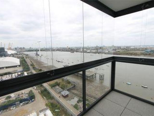 2 Bedrooms Flat for sale in Barge Walk, London SE10