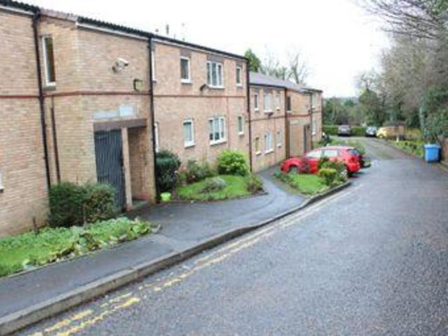 2 Bedrooms Flat for sale in Bardfield Close, Birmingham B42