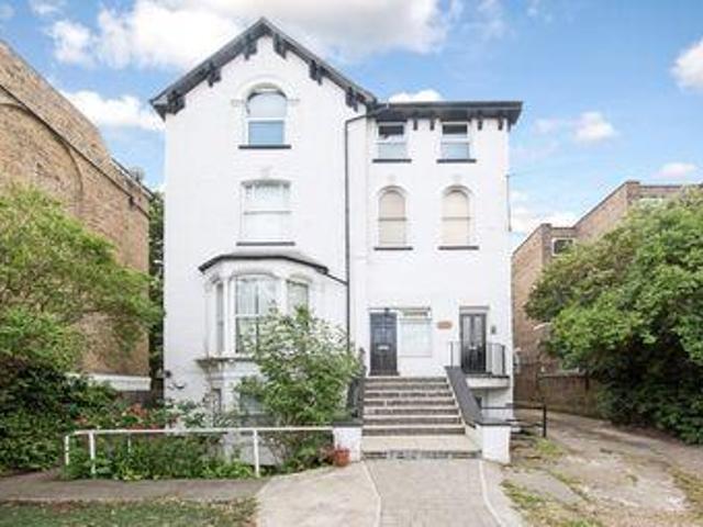2 Bedrooms Flat for sale in Baring Road, London SE12