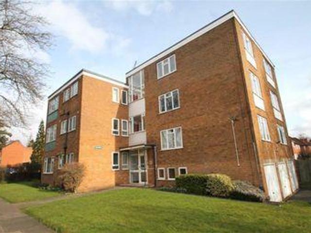 2 Bedrooms Flat for sale in Barons Close, Harborne, Birmingham B17