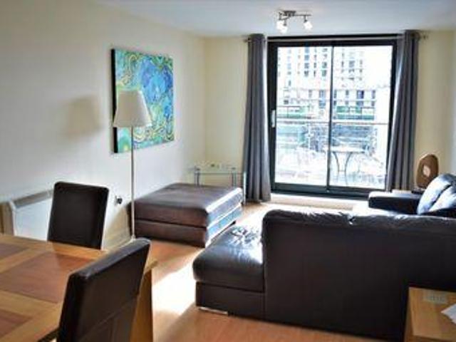 2 Bedrooms Flat for sale in Barnfield House, 1 Salford Approach, Salford M3