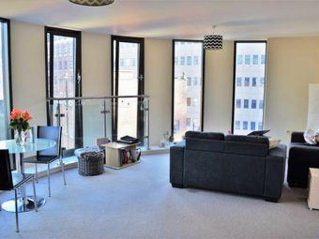 2 Bedrooms Flat for sale in Barnfield House, 1 Salford Approach, Salford M3
