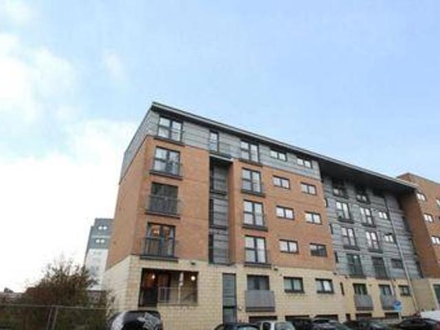 2 Bedrooms Flat for sale in Barrland Street, Glasgow, Lanarkshire G41