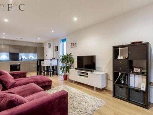 2 Bedrooms Flat for sale in Barry Blandford Way, London E3