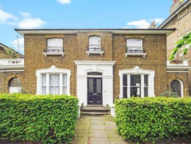 2 Bedrooms Flat for sale in Bartholomew Road, London NW5