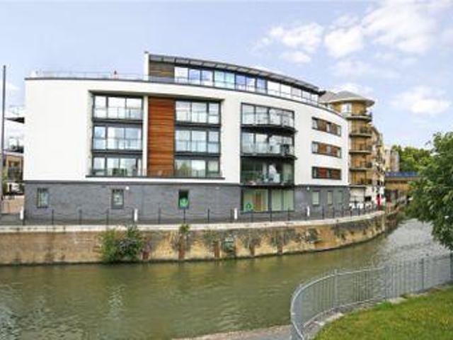 2 Bedrooms Flat for sale in Basin Approach, Limehouse E14