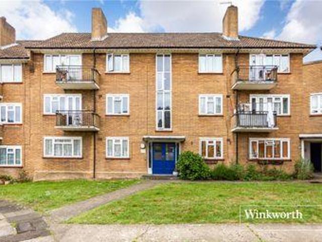 2 Bedrooms Flat for sale in Basing Way, Finchley, London N3