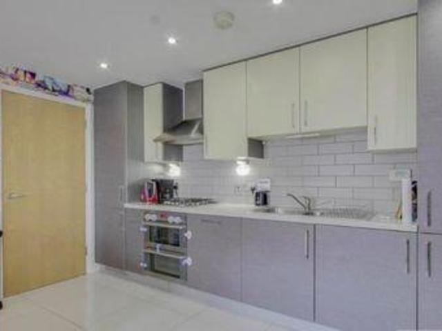 2 Bedrooms Flat for sale in Basildon, Essex SS14