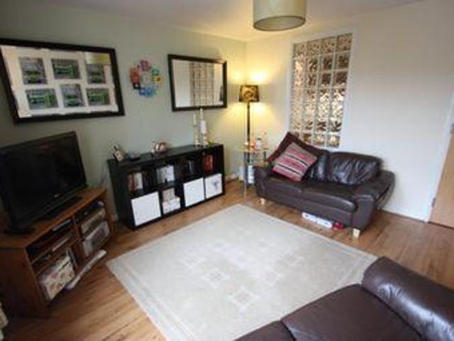 2 Bedrooms Flat for sale in Bethlehem Way, Edinburgh EH7