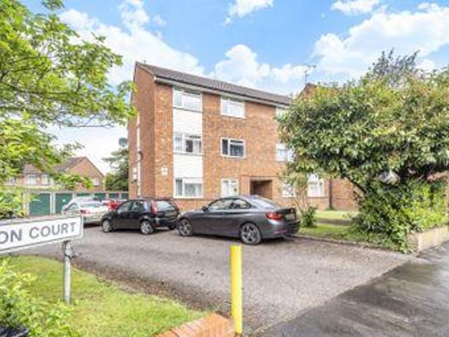 2 Bedrooms Flat for sale in Beacon Court, Southcote Road, Reading RG30
