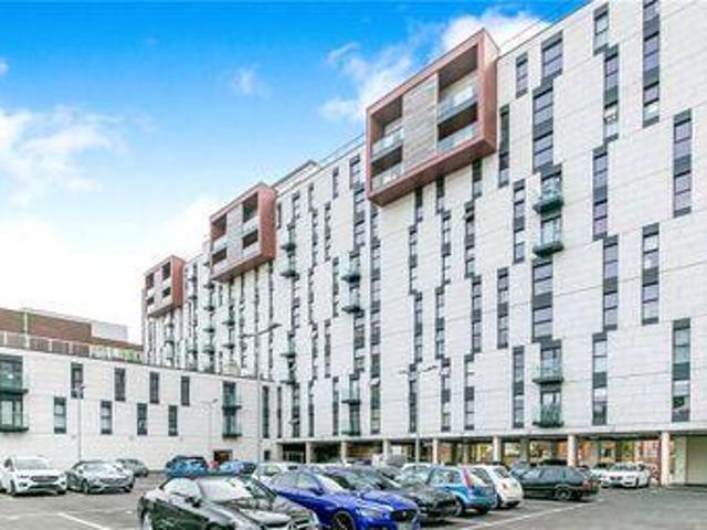 2 Bedrooms Flat for sale in Beaumont Court, 61 71 Victoria Avenue, Southend On Sea SS2