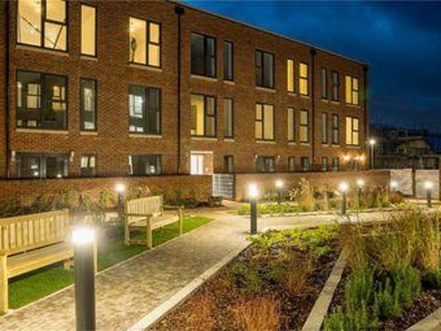 2 Bedrooms Flat for sale in Beaumont Gardens, Sutton Road, St Albans, Hertfordshire AL1