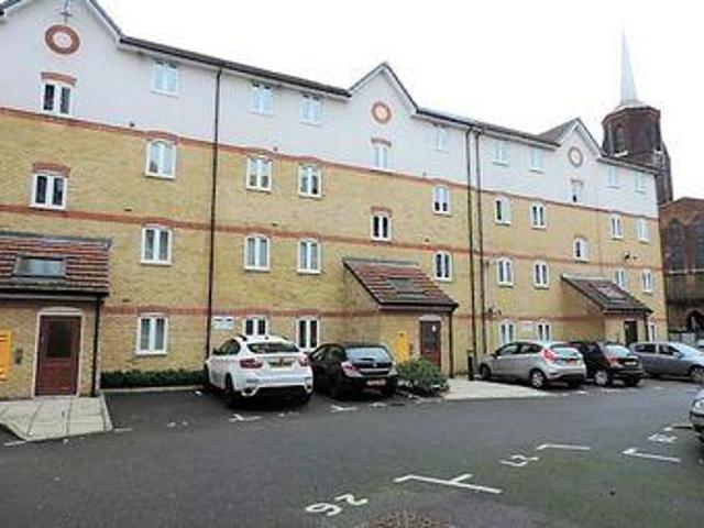 2 Bedrooms Flat for sale in Bellmakers Court, Bow E3