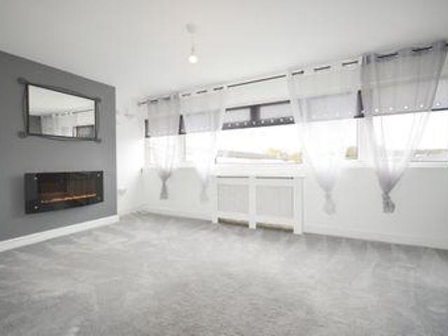 2 Bedrooms Flat for sale in Bells Lane, Kings Norton, Birmingham B14