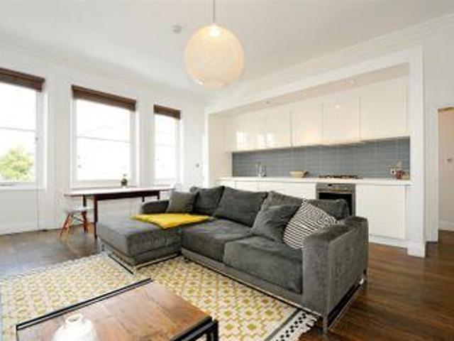 2 Bedrooms Flat for sale in Belsize Park Gardens, Belsize Park NW3