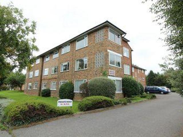2 Bedrooms Flat for sale in Benbow House, Birkdale, Bexhill On Sea, East Sussex TN39