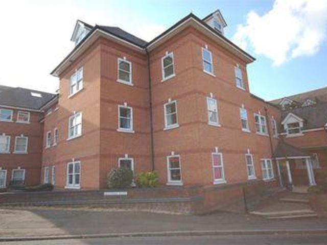2 Bedrooms Flat for sale in Bentfield Road, Stansted CM24