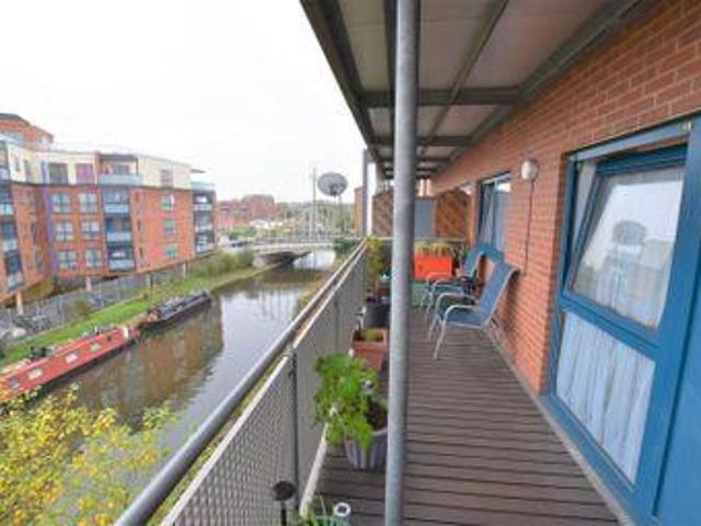 2 Bedrooms Flat for sale in Bentinck Road, Yiewsley, West Drayton UB7