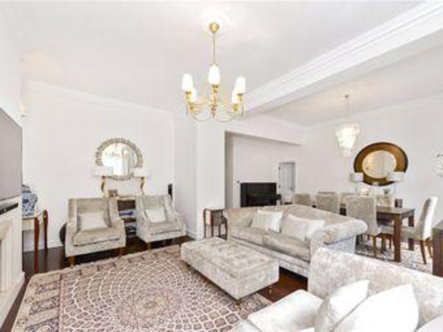 2 Bedrooms Flat for sale in Berkeley Street, London W1J