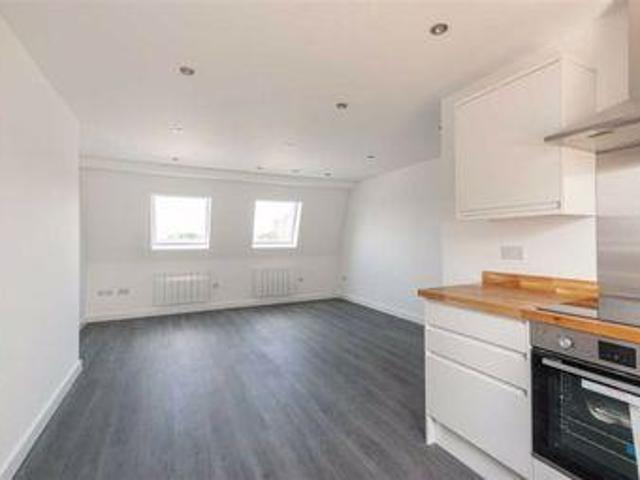 2 Bedrooms Flat for sale in Berrymead Gardens, London W3