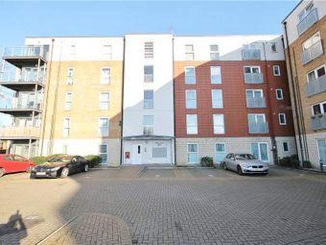 2 Bedrooms Flat for sale in Bertelli Place, Mono Lane, Feltham TW13