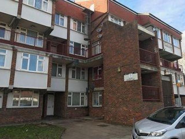 2 Bedrooms Flat for sale in Besant Way, Brent Park NW10