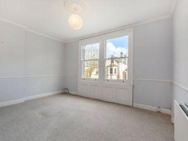 2 Bedrooms Flat for sale in Birdhurst Rise, South Croydon CR2