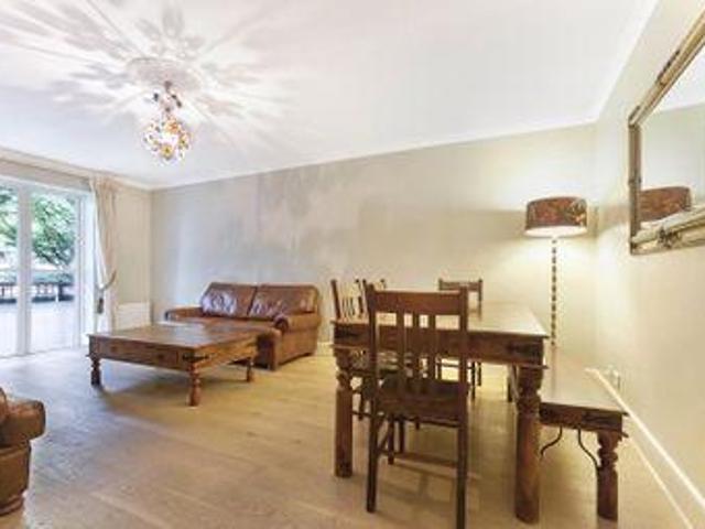 2 Bedrooms Flat for sale in Bishops Court, London W2