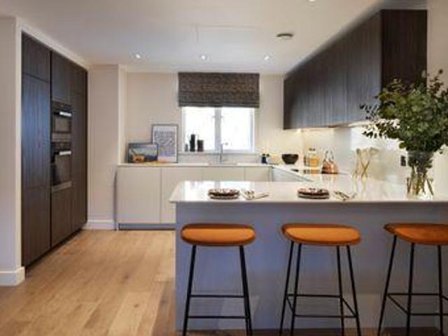 2 Bedrooms Flat for sale in Bishops Gate, Fulham High Street SW6