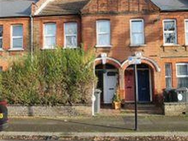 2 Bedrooms Flat for sale in Blyth Road, London E17