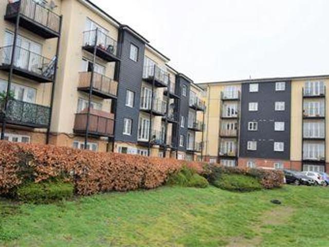 2 Bedrooms Flat for sale in Blackthorn Road, Ilford IG1