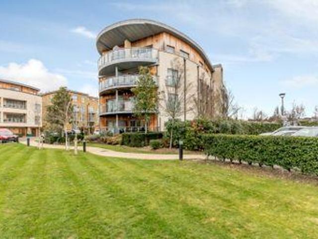 2 Bedrooms Flat for sale in Blagrove Road, Teddington TW11