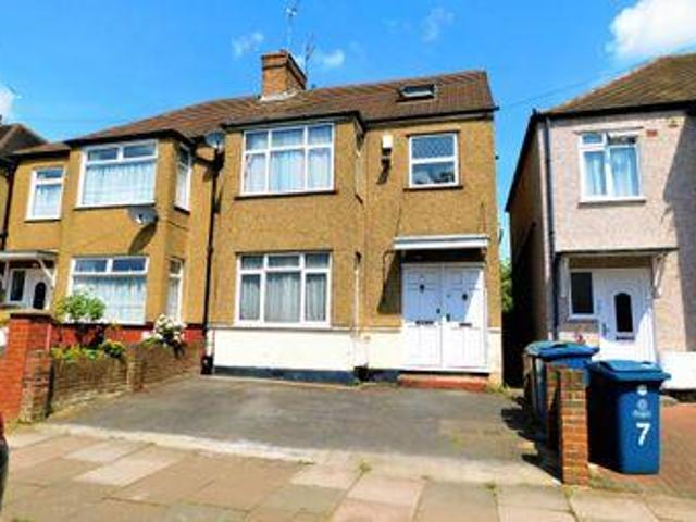 2 Bedrooms Flat for sale in Blawith Road, Harrow, Middlesex HA1