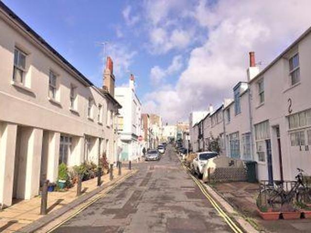 2 Bedrooms Flat for sale in Brunswick Street West, Hove BN3