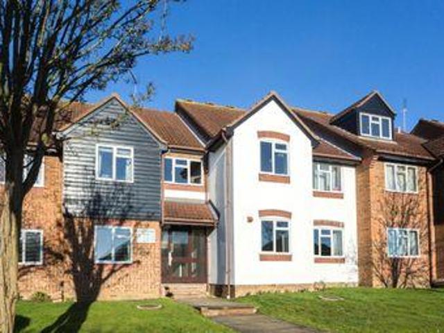 2 Bedrooms Flat for sale in Brackenwood Lodge, Prospect Road, Barnet EN5